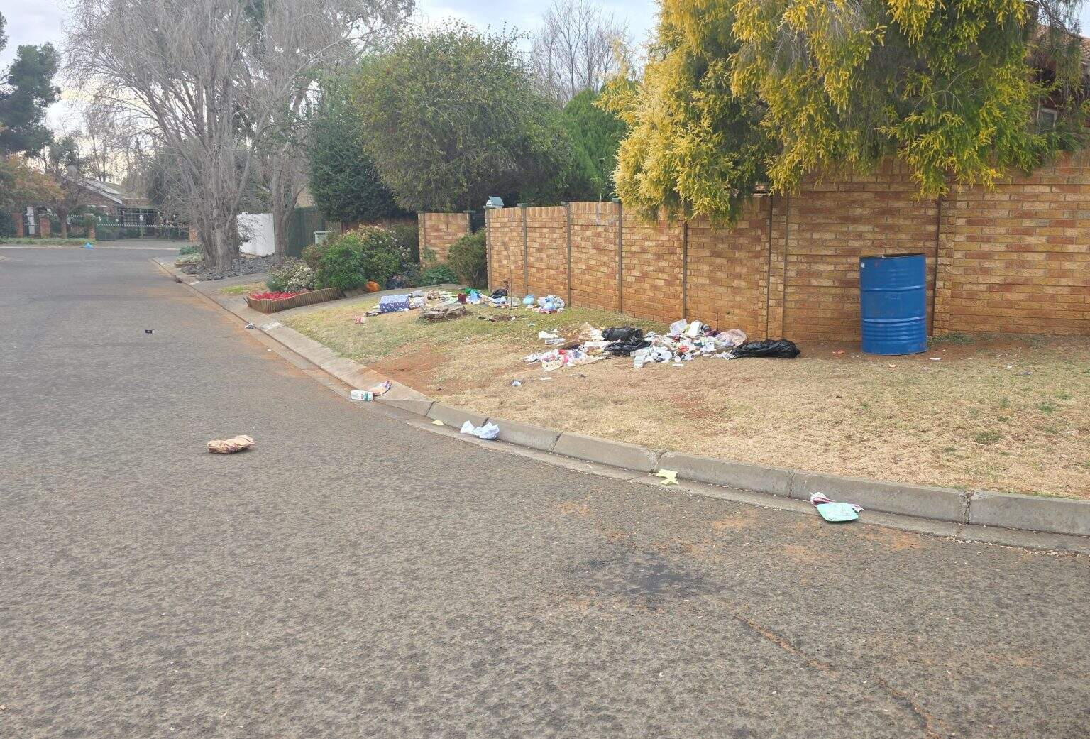 AfriForum ruim kwaaddoeners se gemors in Langenhovenpark op - AfriForum