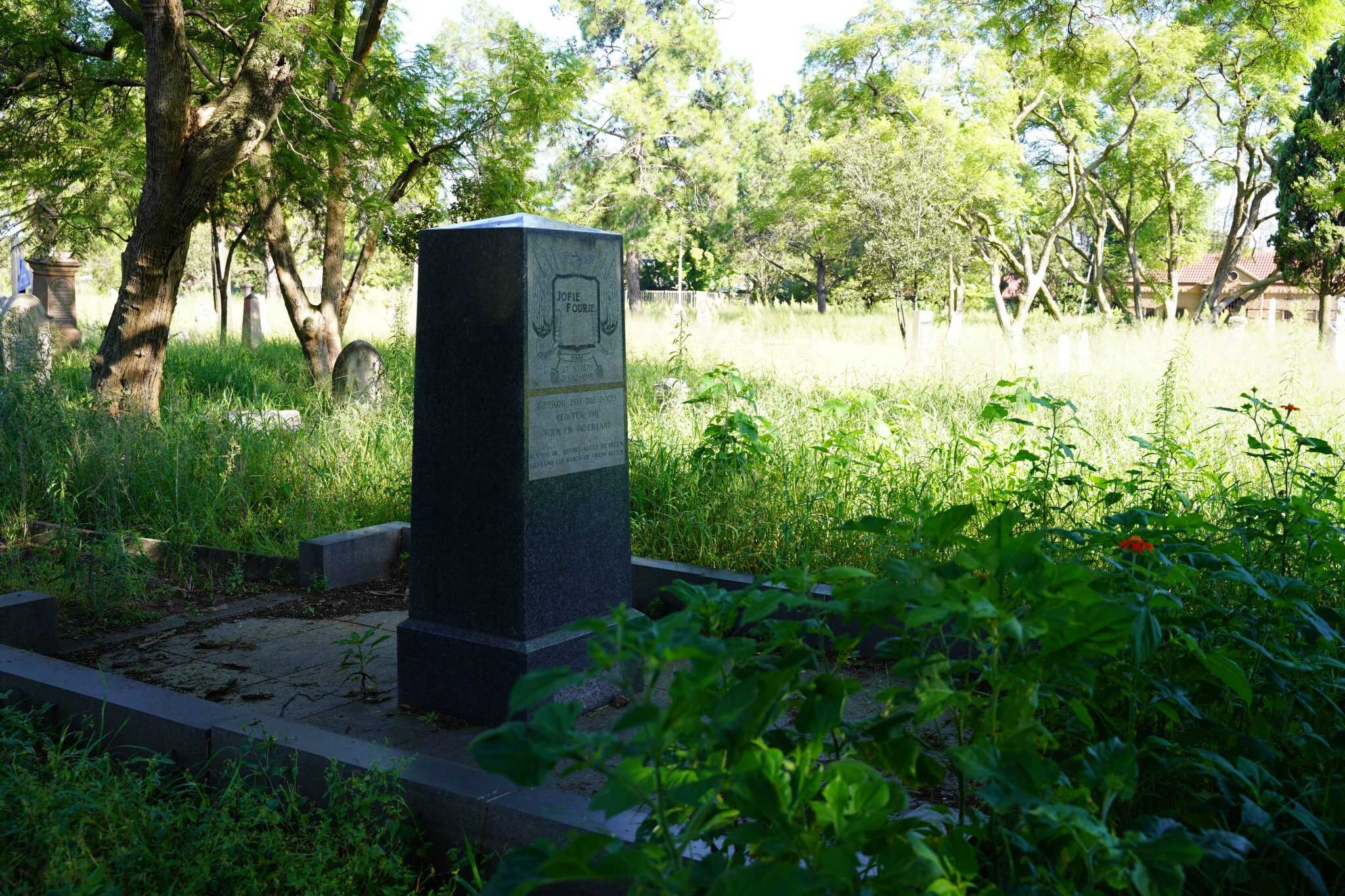 Heldeakker-begraafplaas trek nuwe baadjie aan - AfriForum